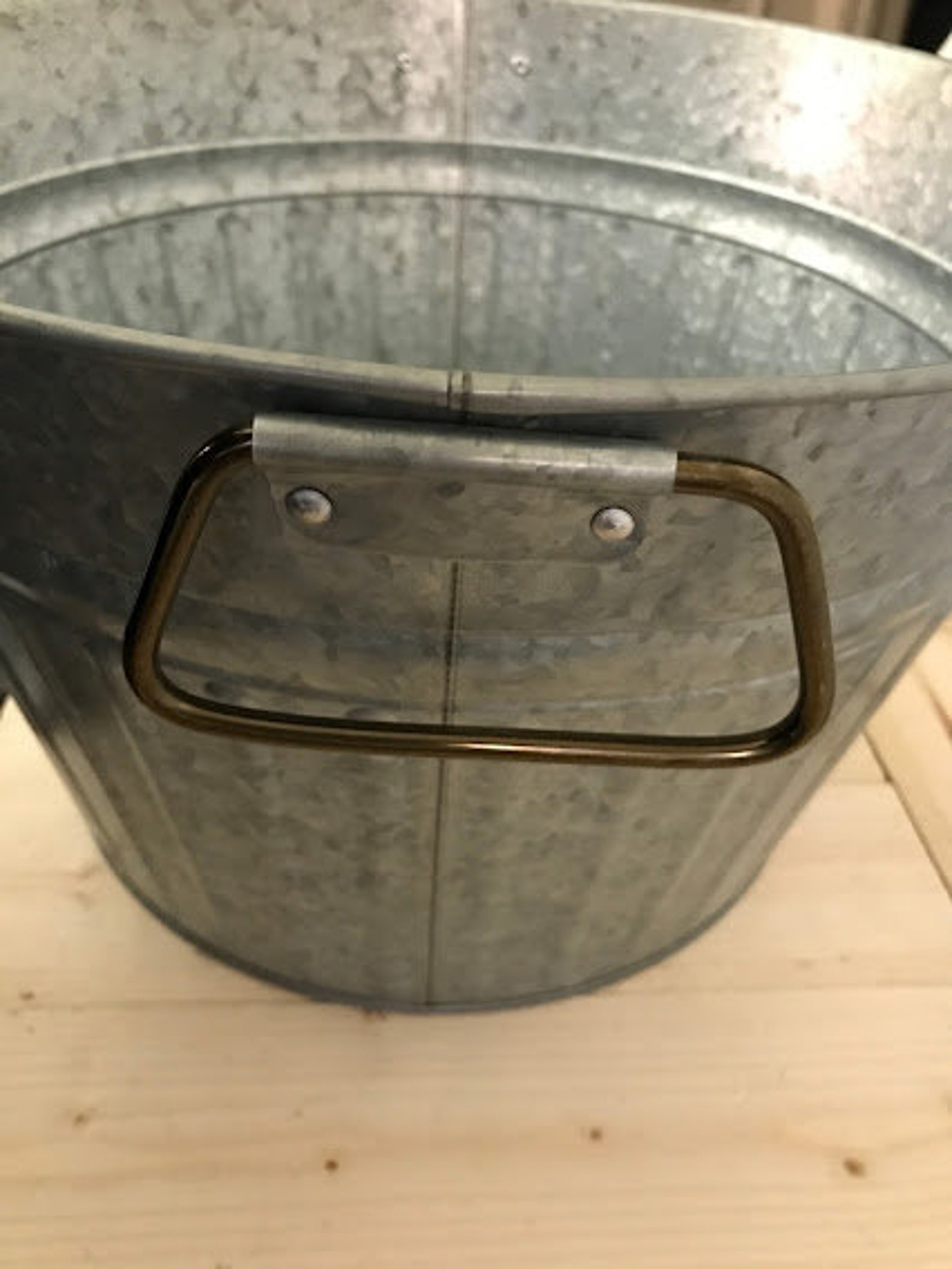 Galvanized Bucket Rustic Farmhouse Round Bucket Vessel/laundry - Etsy