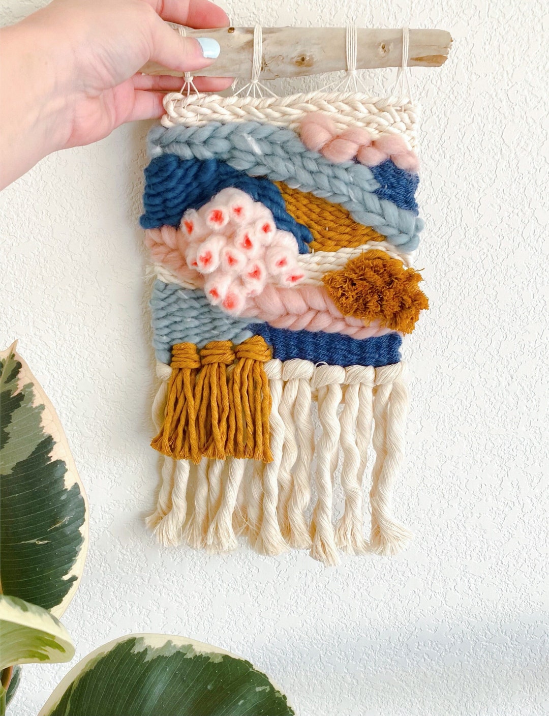 Coral Weave// Weaving// Fibre Art// Wall Hanging - Etsy