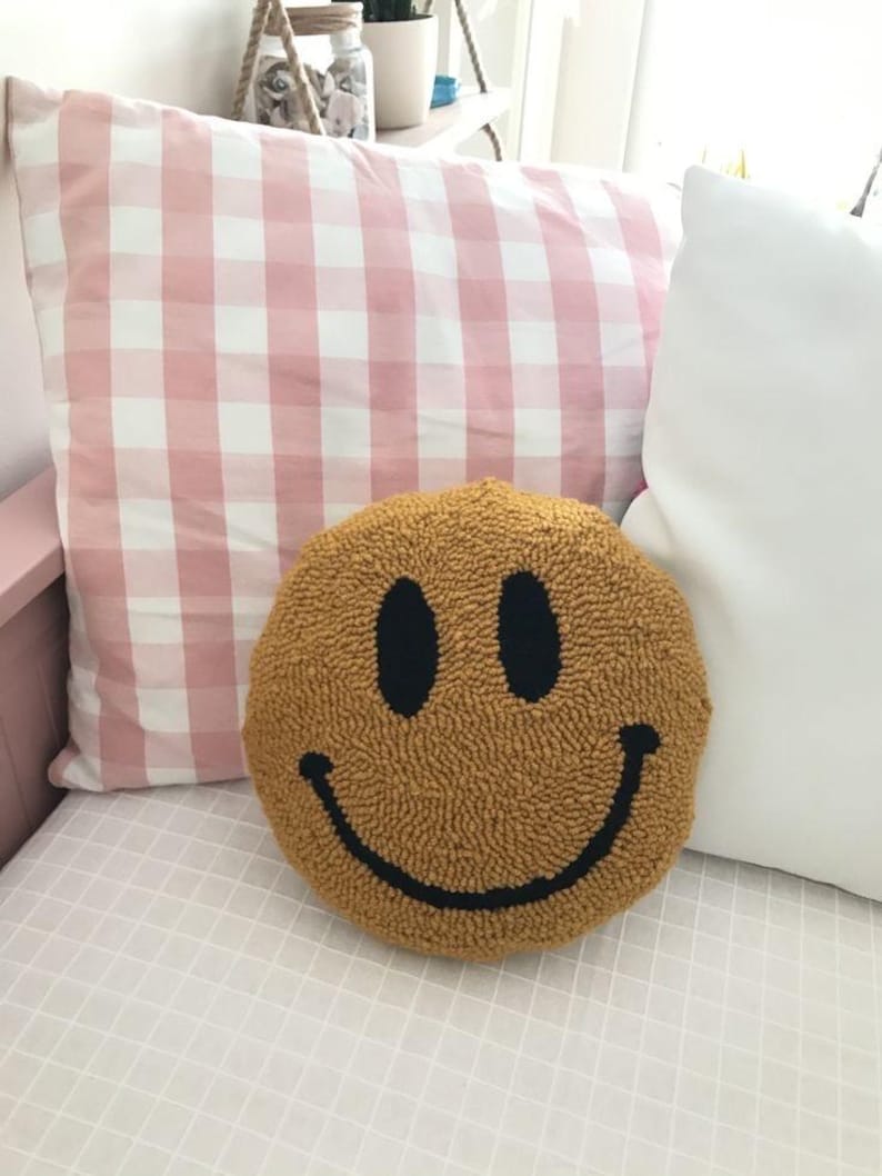 Tufted Smiley Face Pillow, Punch Needle Pillow, Smiley Pillow, Cute ...