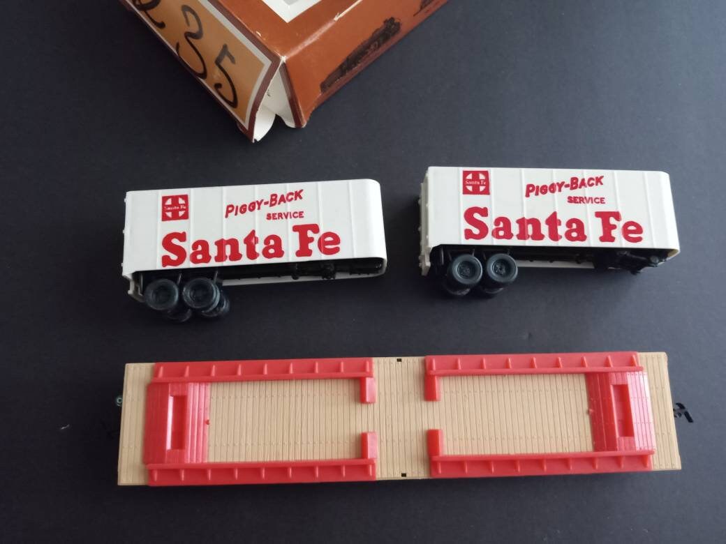 TYCO Flat Bed Freight Train With 2 Tractor Trailer Ho Scale With Box ...
