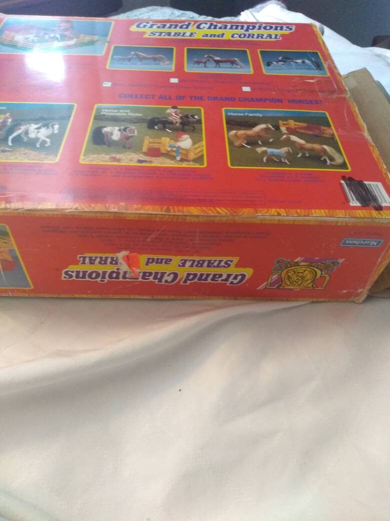 Grand Champion Stables and Corral 1988 Vintage Antique by Marchon Age 3 ...