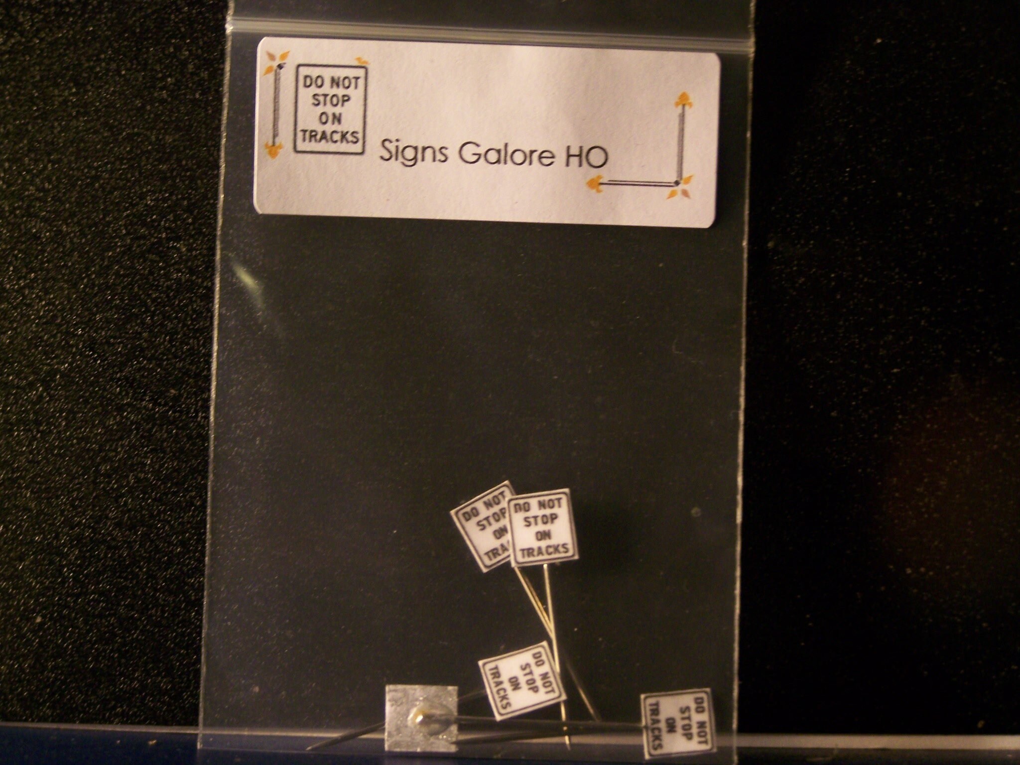 Model Train 5 "do Not Stop on Tracks" Signs HO Scale for Layout Details ...