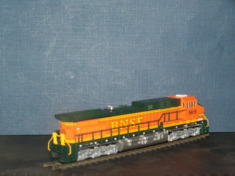 Kato BNSF AC4400CW N Scale - Etsy