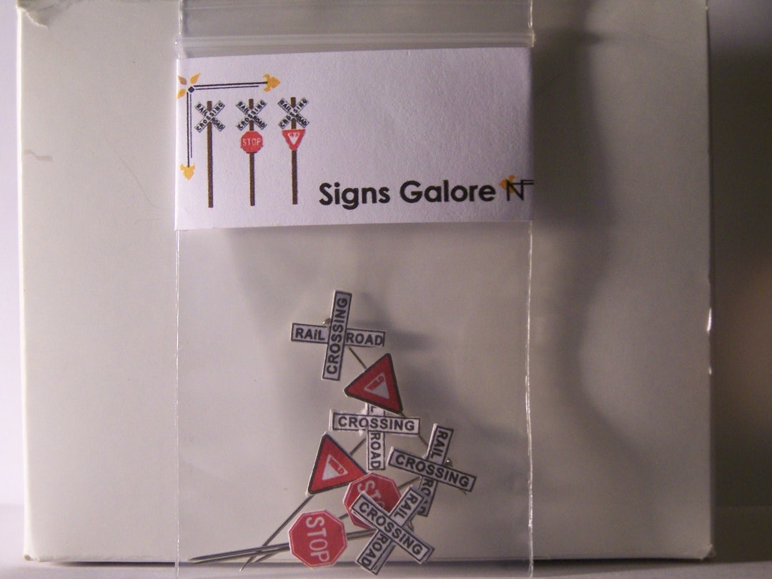Model Train Street Signs 5 Crossbuck/ Signs N Scale for Layout Details ...