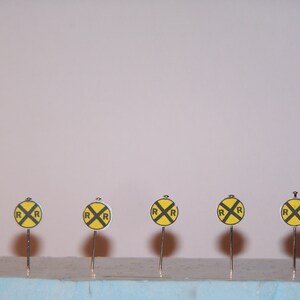 5 Model Railroad Crossing Street Signs N Scale Layout Details - Etsy