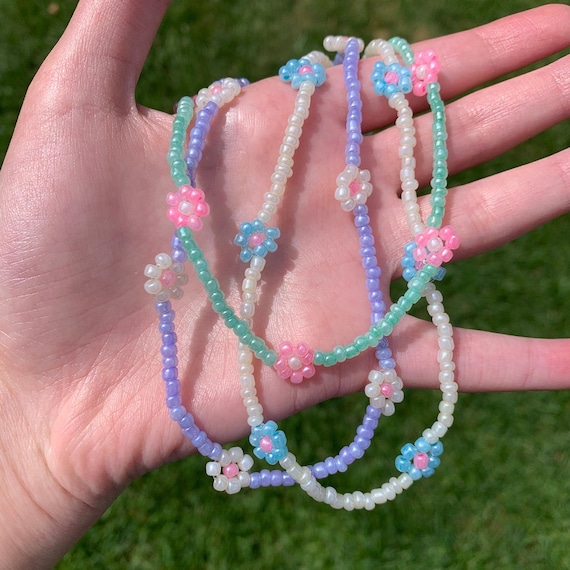 Daisy Chain Beaded Flower Necklace - Etsy