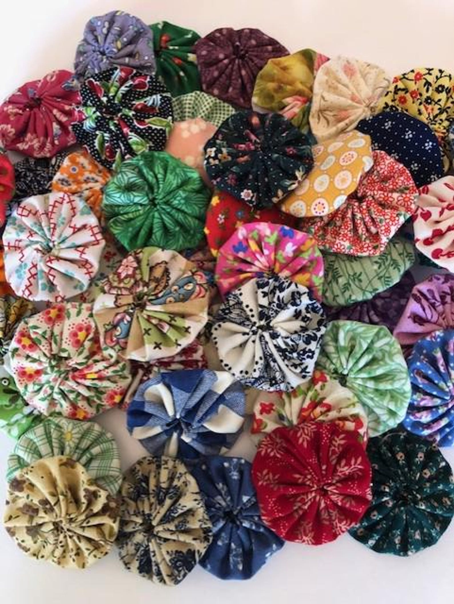 FABRIC YO YOS Using Vintage Look Fabrics 1.5" for Crafting 50+ (I Throw ...