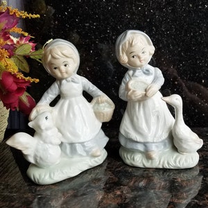 Porcelain Blue and White Girl Figurine - Set of 2 - Etsy
