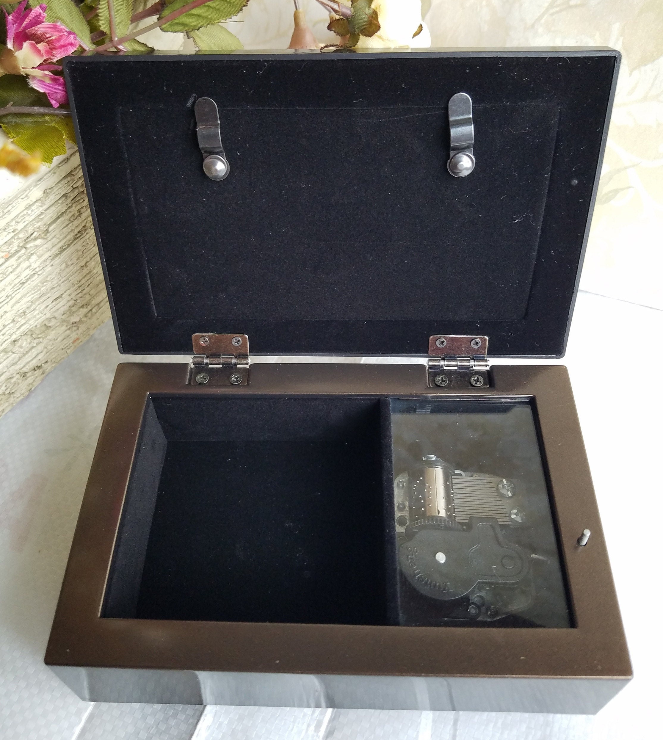 Carson Old Friend Music Box - Etsy