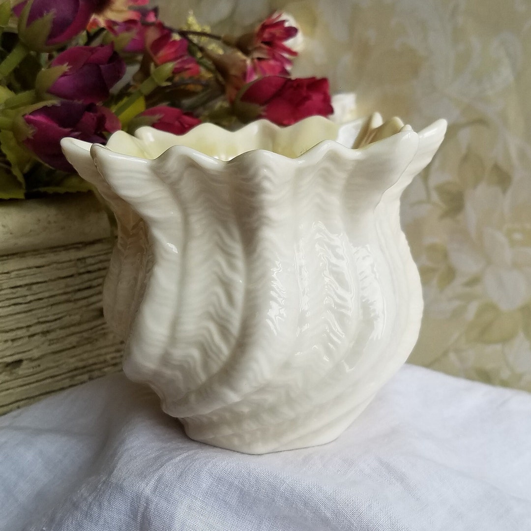 Belleek Ivory Neptune Seashell Vase / Bowl - Etsy