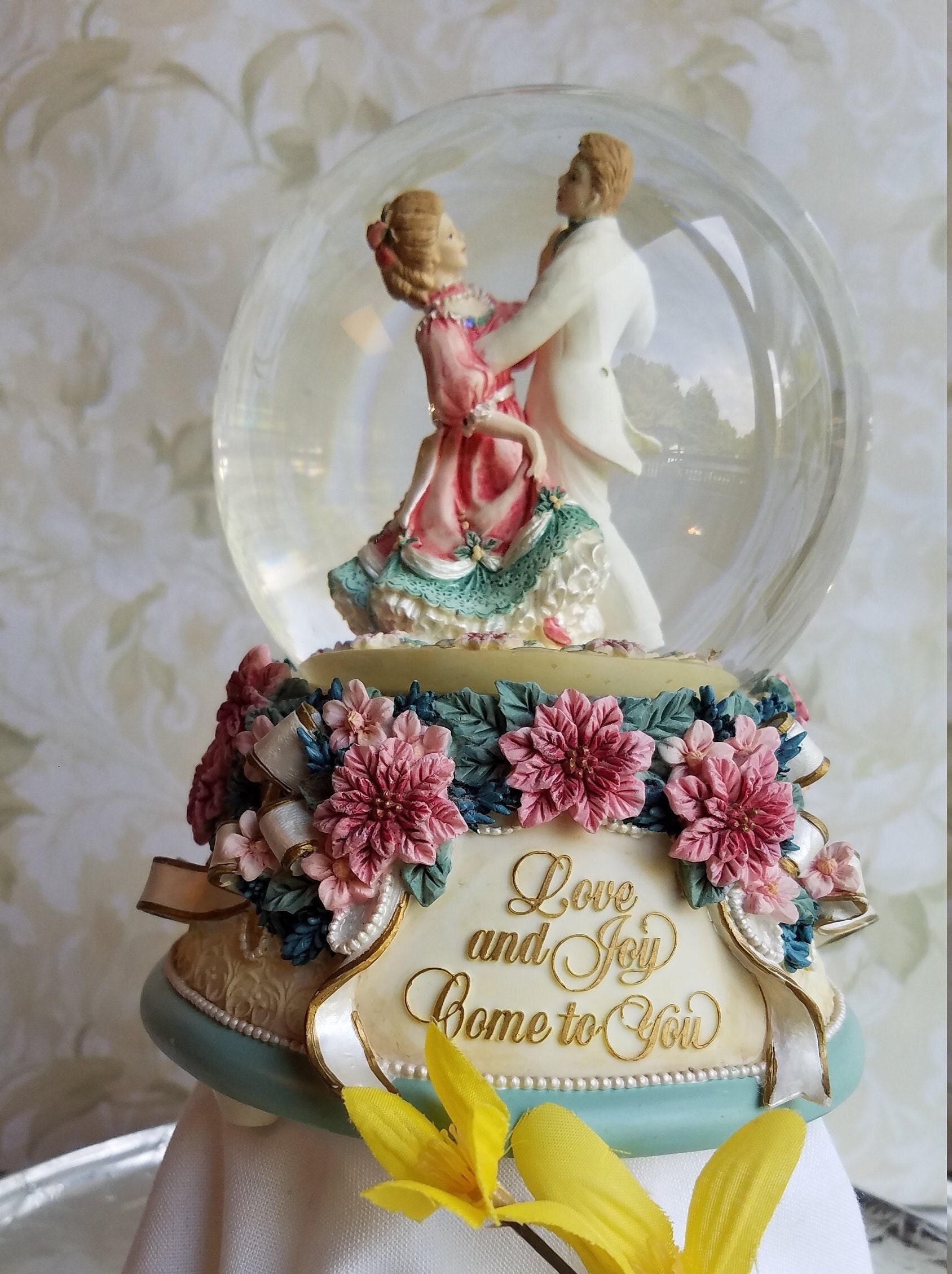 Vintage Water Globe Rotating Musical Box W/dancing Couple by - Etsy