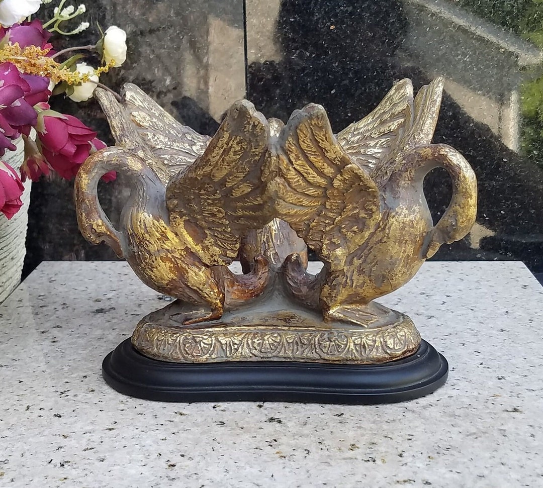 Regal Swan Centerpiece - 5"h - Etsy