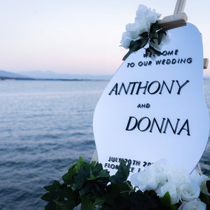 Silver Mirror Wedding Welcome Sign: Asymmetrical Acrylic 3D Decor - Etsy