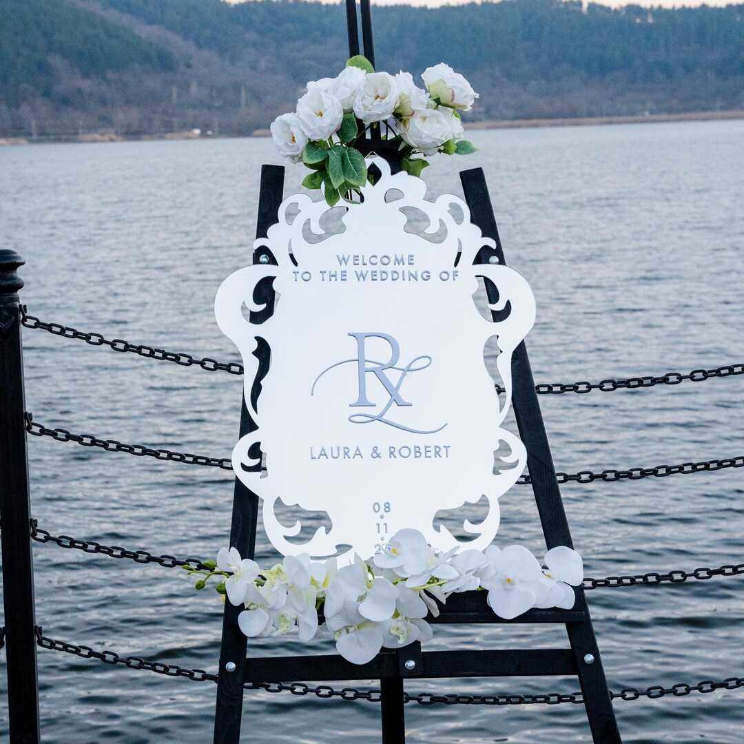 Preppy Welcome Signs For Shops