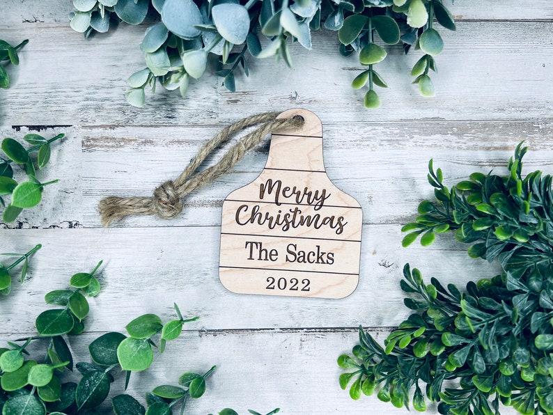Merry Christmas Cow Tag SVG File, Shiplap Cattle Christmas Ornament SVG ...