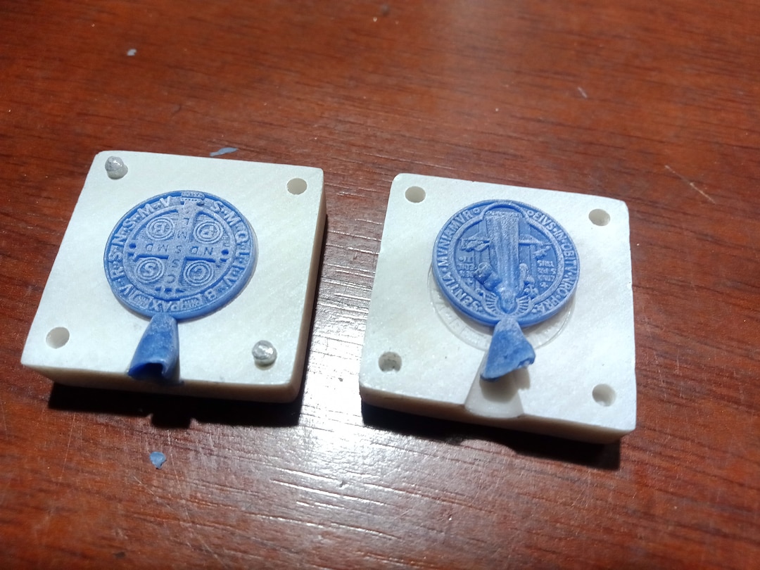 CUSTOM MOLDS for Coins, Medals and Sculptures in Jewelry Wax and ...