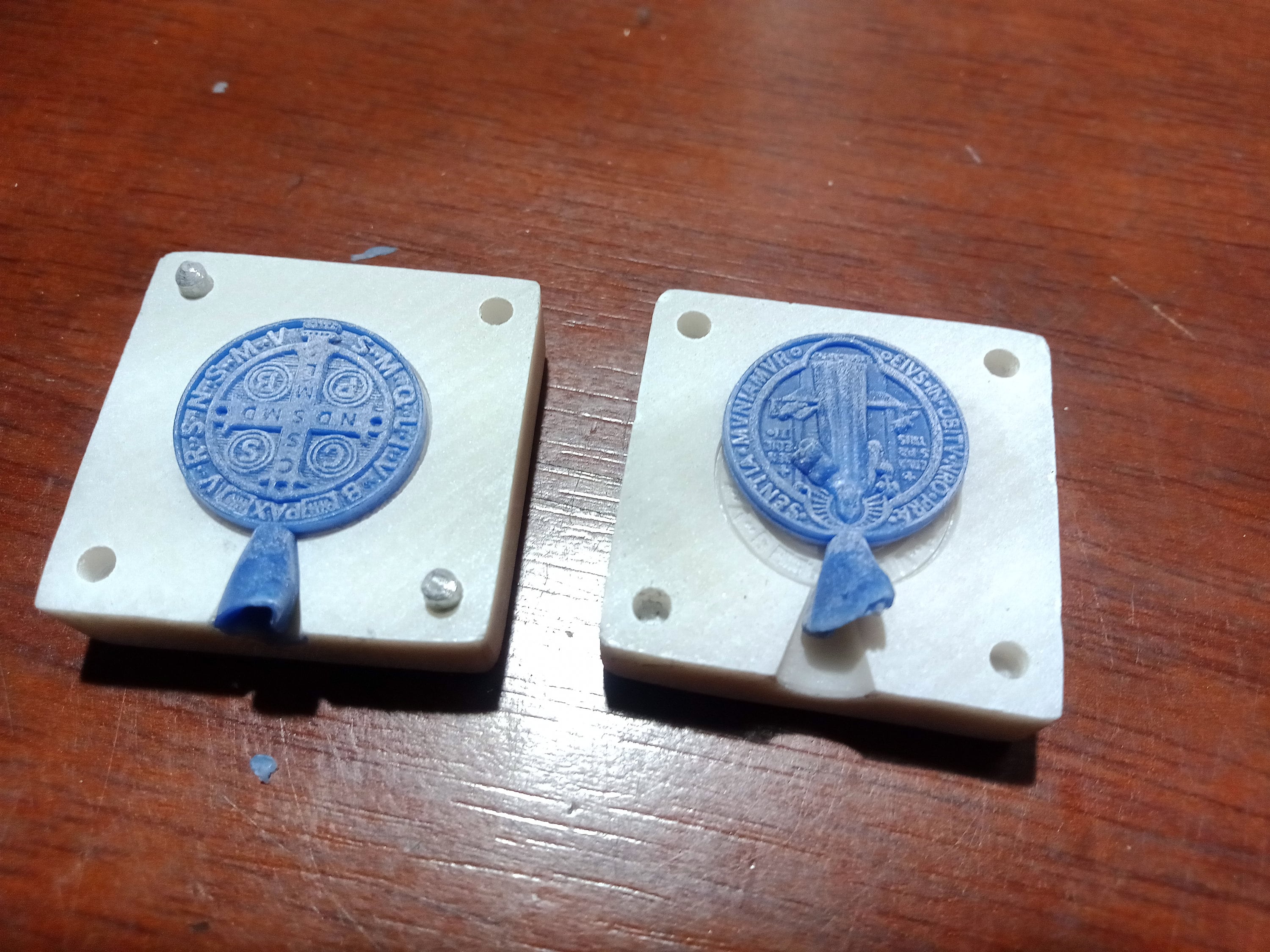 CUSTOM MOLDS for Coins, Medals and Sculptures in Jewelry Wax and ...