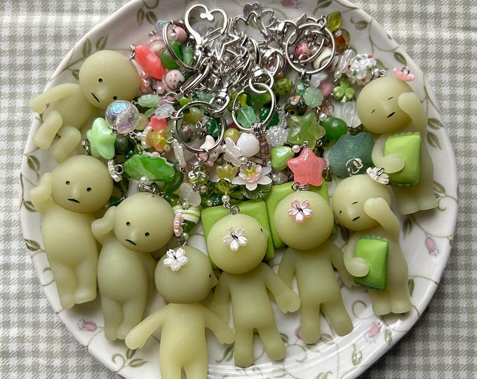 Smitski Kawaii Green Guy Glow-in-dark Beaded Keychains | Green Sleepy ...