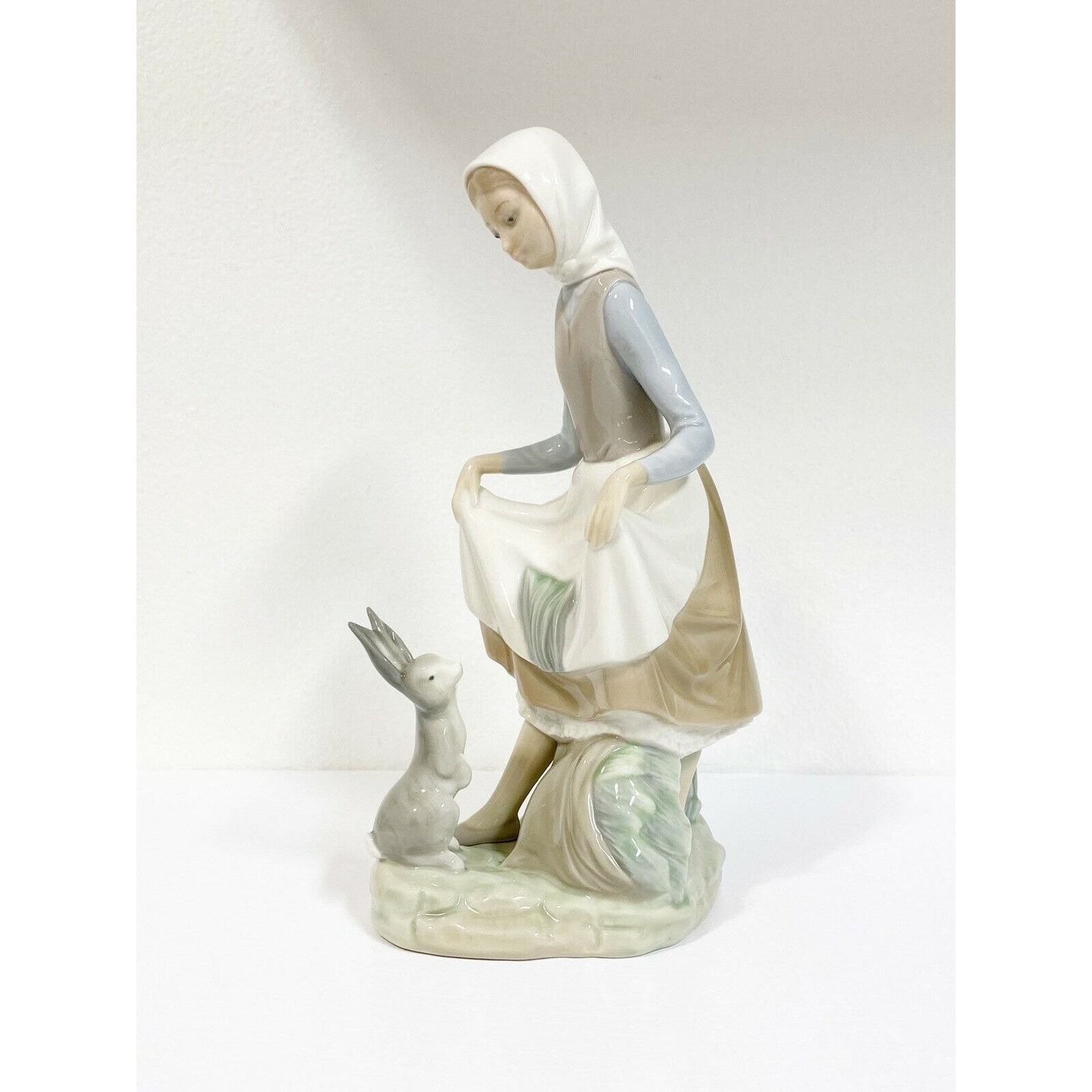 Lladro 4826 Rabbit's Food Girl With Bunny Rabbit Porcelain | Etsy