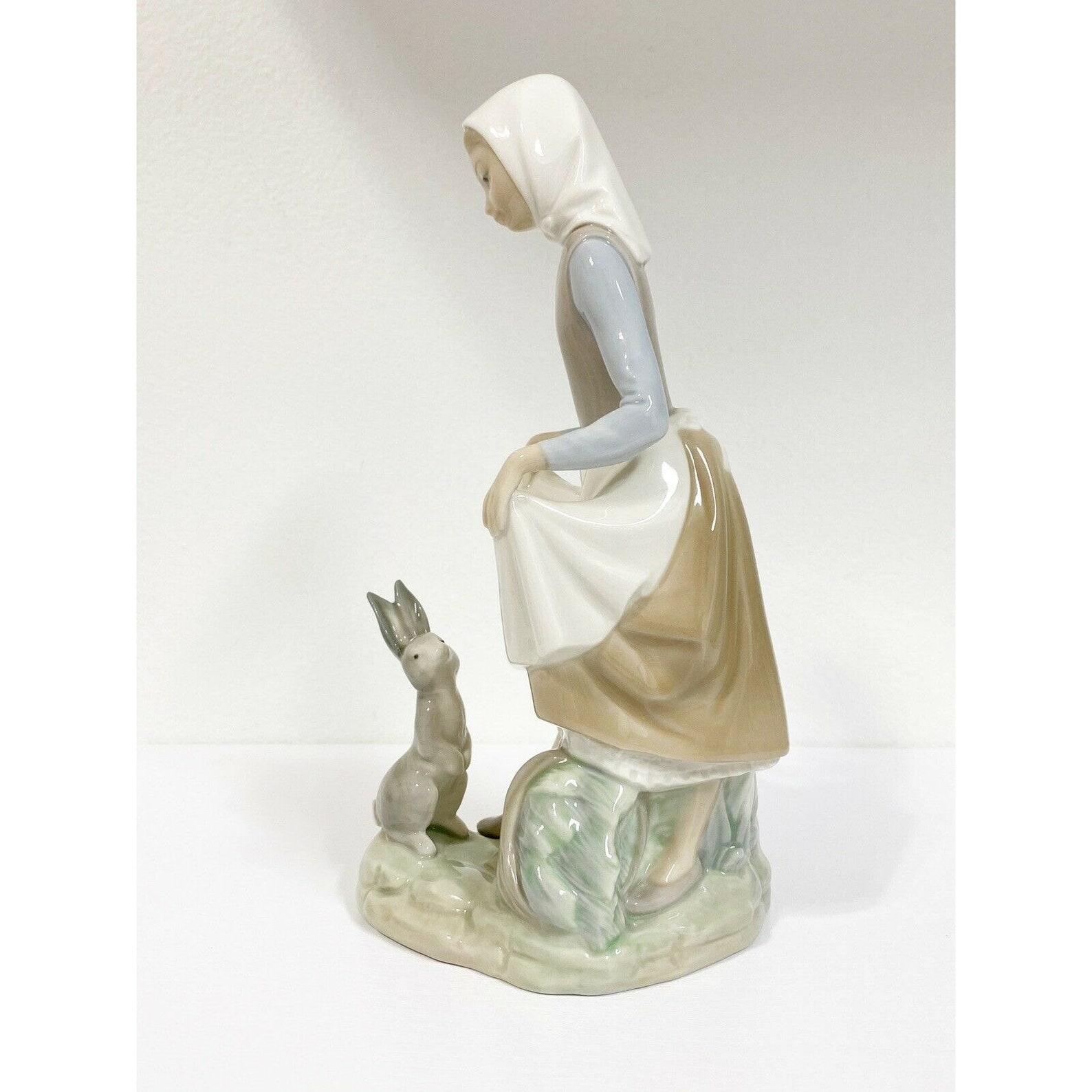 Lladro 4826 Rabbit's Food Girl With Bunny Rabbit Porcelain | Etsy