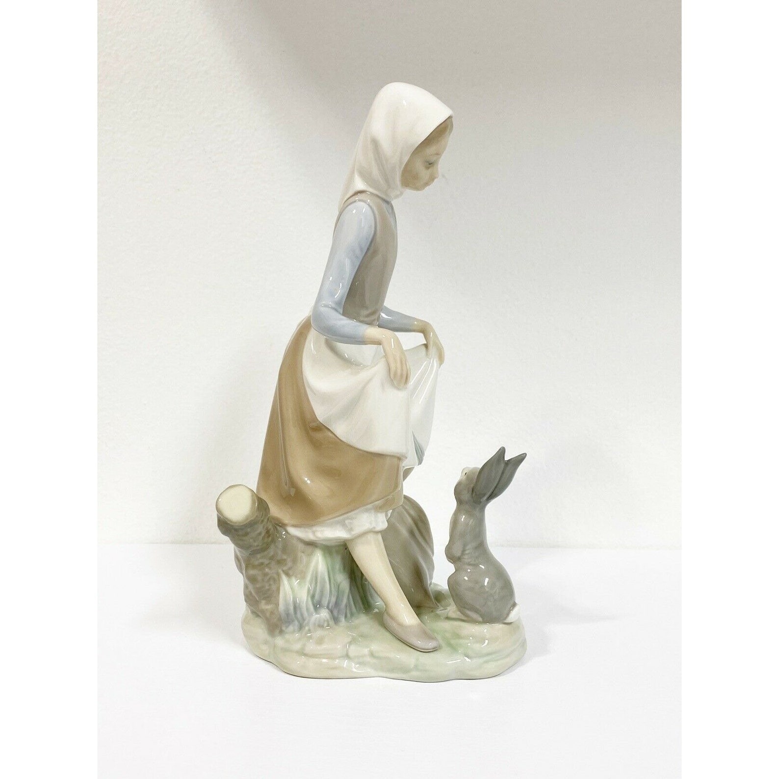 Lladro 4826 Rabbit's Food Girl With Bunny Rabbit Porcelain | Etsy
