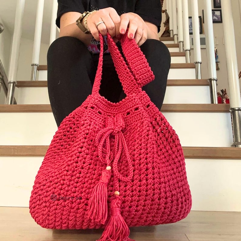 Crochet Drawstring Bag Pattern – Stylish Bucket Bag, Boho & Crossbody ...