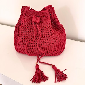Crochet Drawstring Bag Pattern – Stylish Bucket Bag, Boho & Crossbody ...