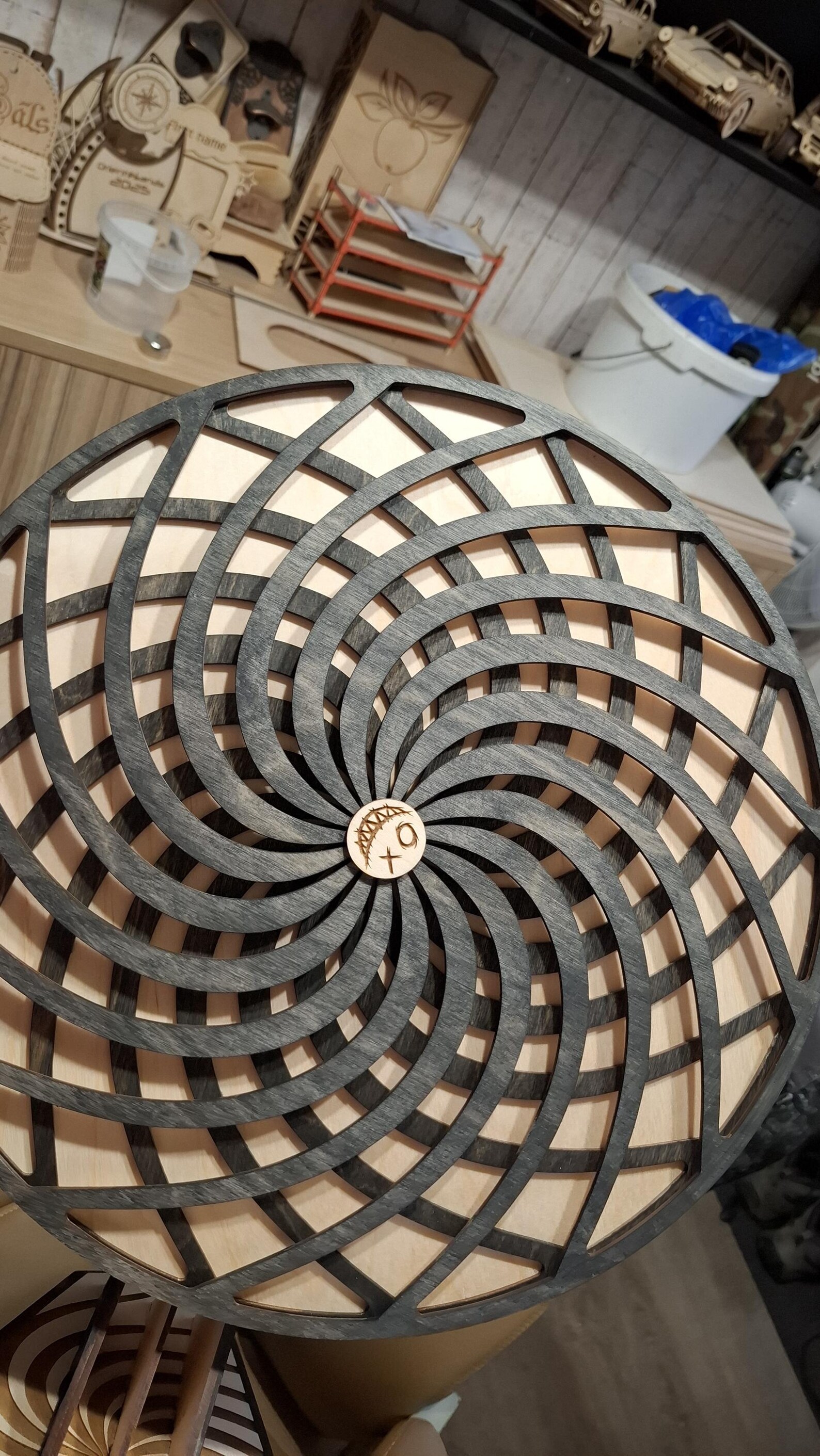 Visual Illusion Wheel. Kinetic Spinner. Laser File for 3mm Material ...
