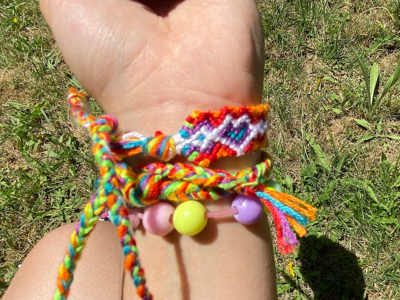Pack of Rainbow Heart Bracelets, Friendship Bracelets, Hearts String ...