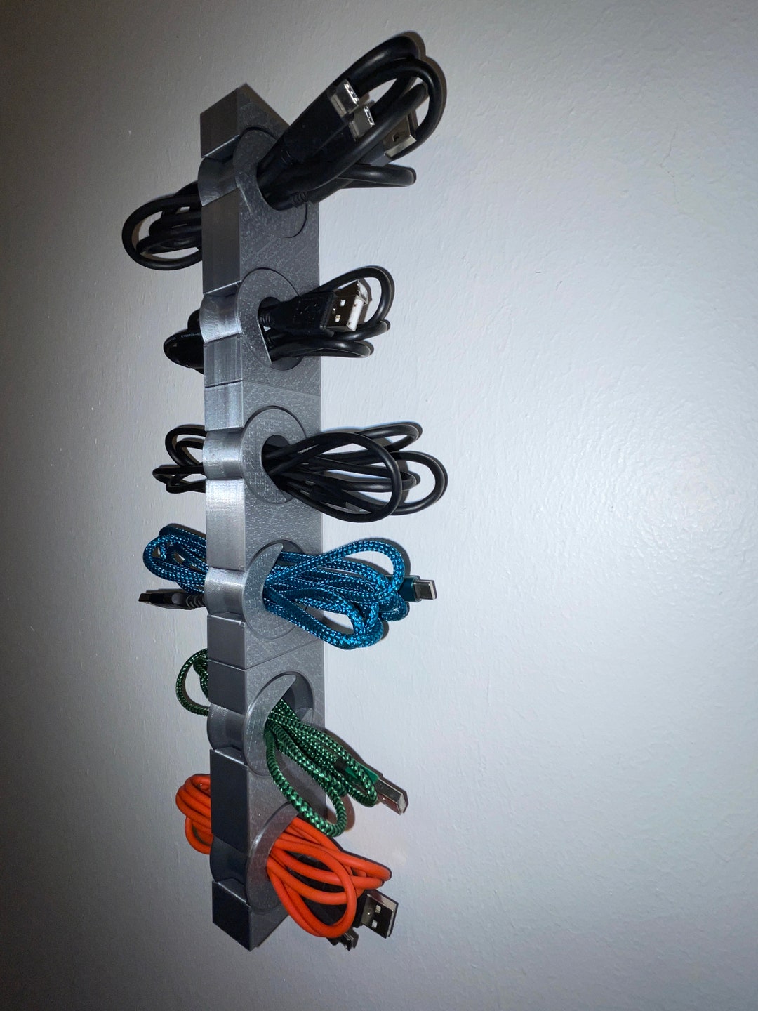 3D File: Cable Holder With "twist." Print Your Own Cable Management. 3D ...