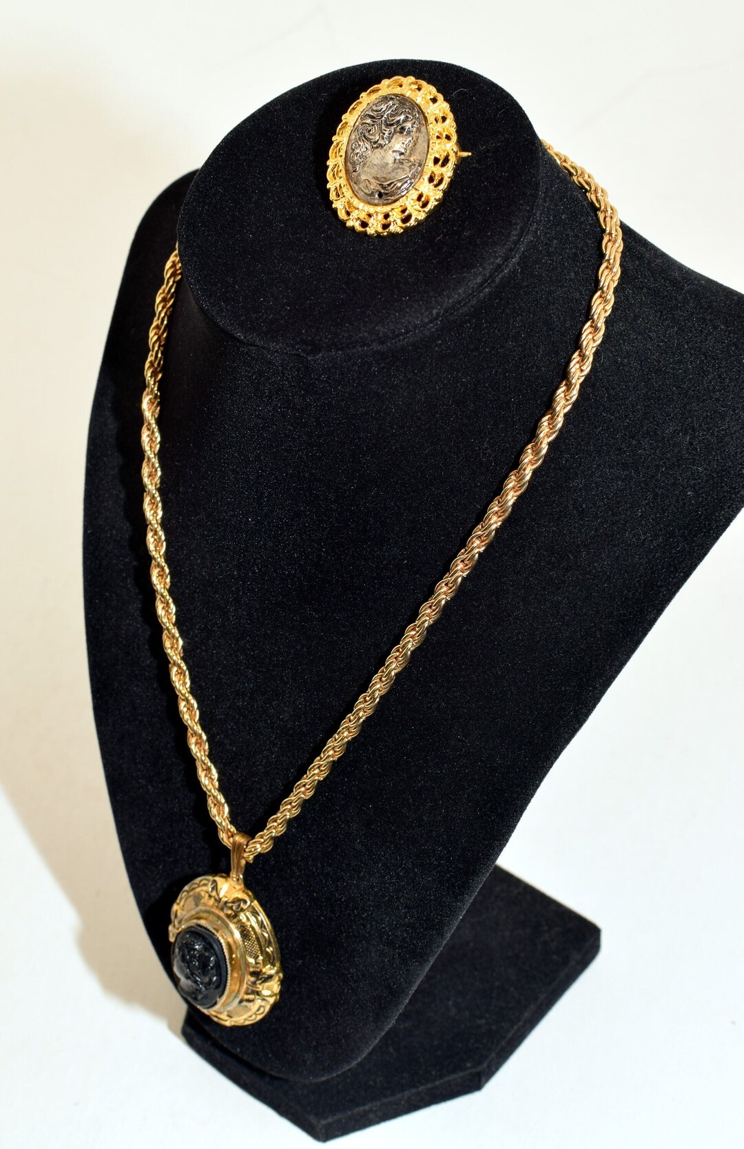 Vintage Jewelry Box With Key Filled With Assorted Vintage Jewelry and a ...