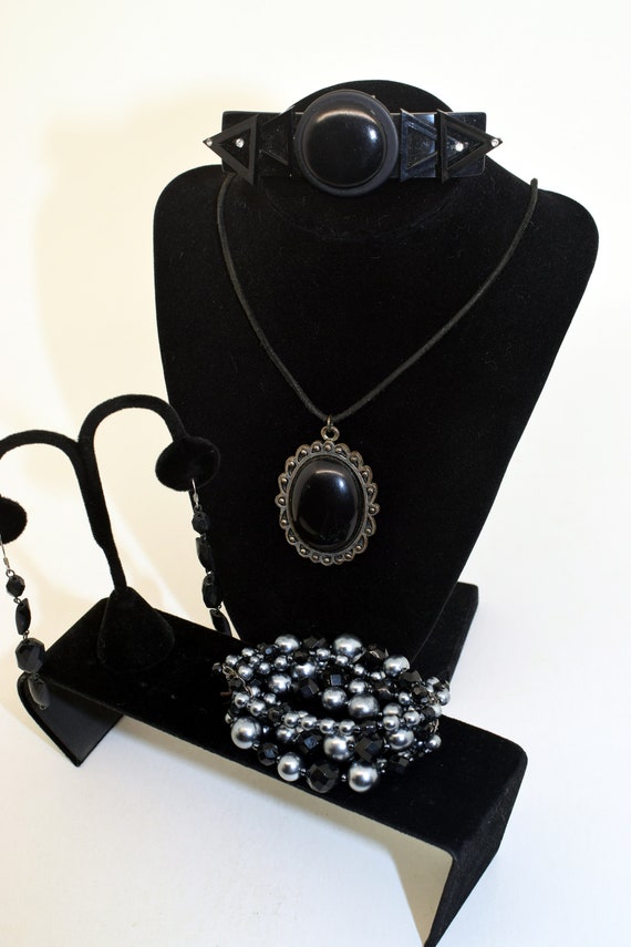 Vintage silver and black - Gem