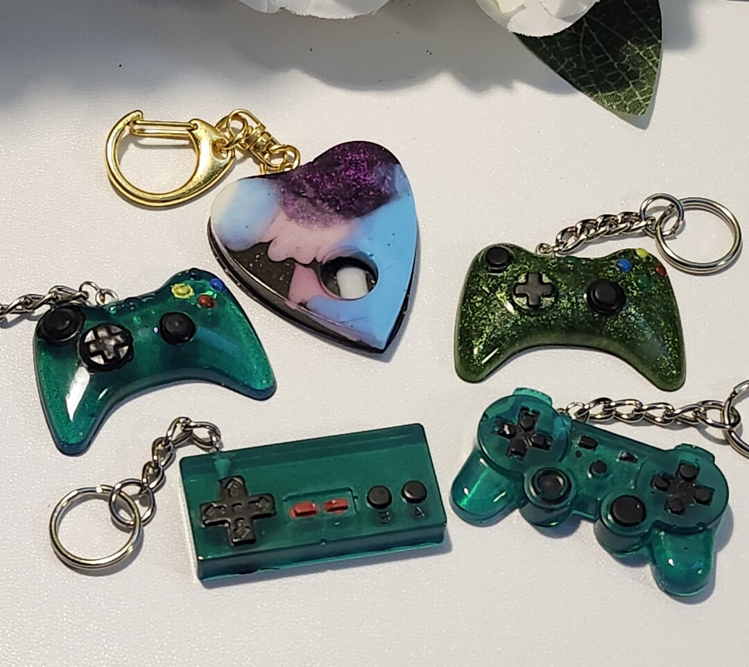 Ouija Eye / NES / XBOX 360 / PS2 Handmade Game Controller Keychains - Etsy