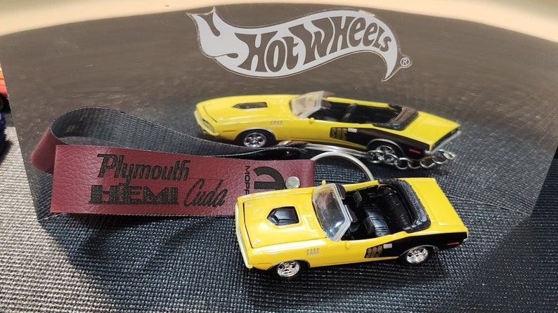 Johnny Lightning 1971 Plymouth HEMI CUDA Convertible Mopar 1:64 Diecast ...