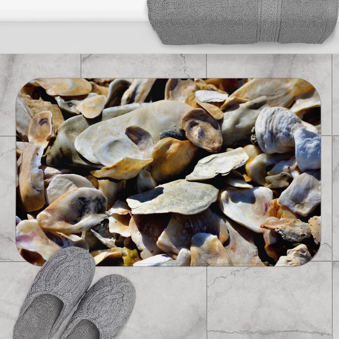 Soft Nautical Seashell Bath Mat: Coastal Microfiber Rug for Beach House ...