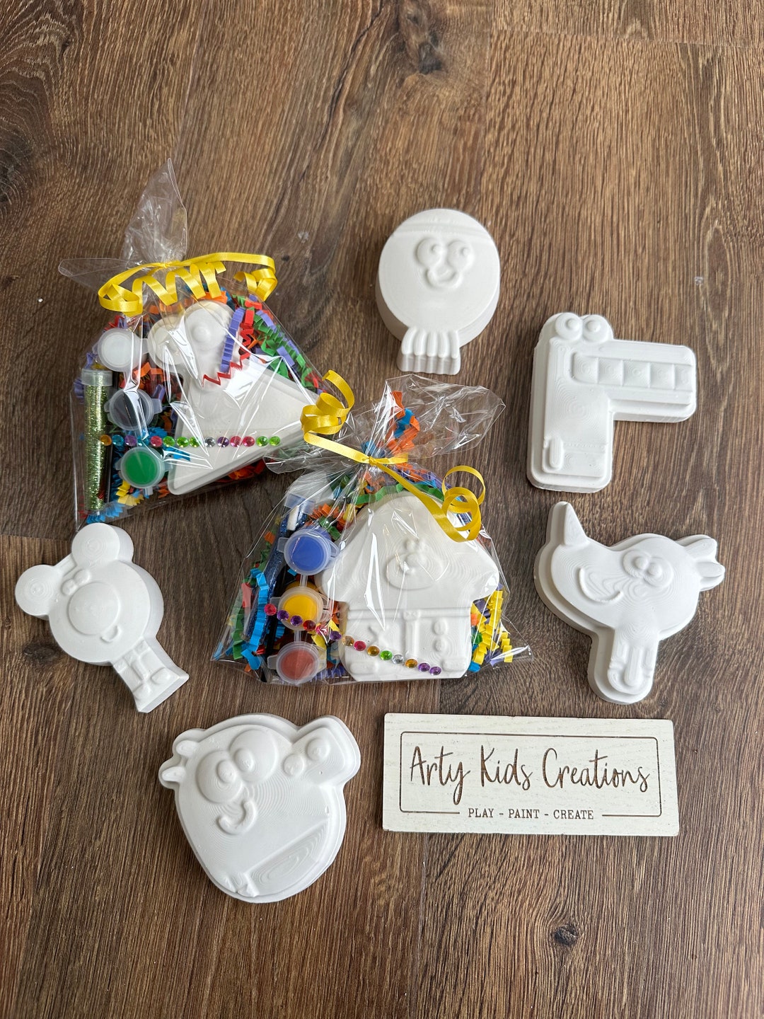 Paint Your Own Hey Duggee Teacher Dog and Squirrels Party Favour ...