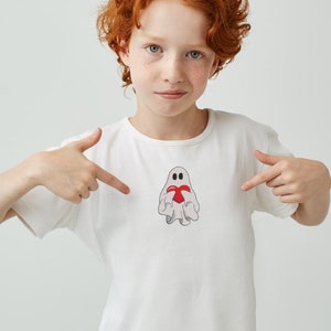 Little Ghost With Heart Embroidery Designs. Valentine Love Cute Ghost ...