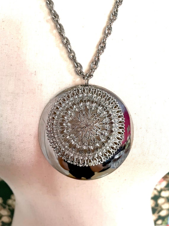 vintage lisner large circular - Gem