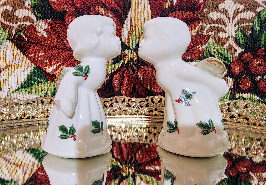 Adorable Set of Kissing Angels Salt and Pepper Shakers Formalities Made ...