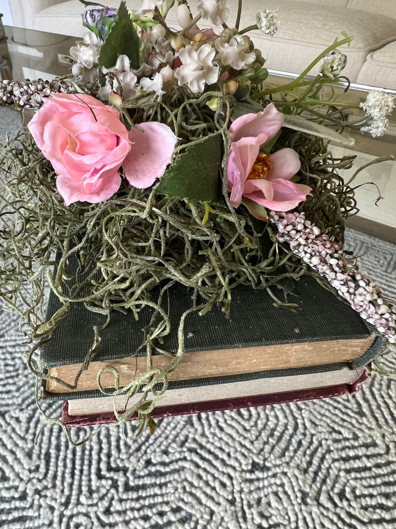 Darling Vintage Book Floral Design - Etsy