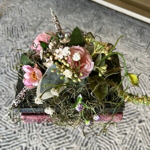 Darling Vintage Book Floral Design - Etsy