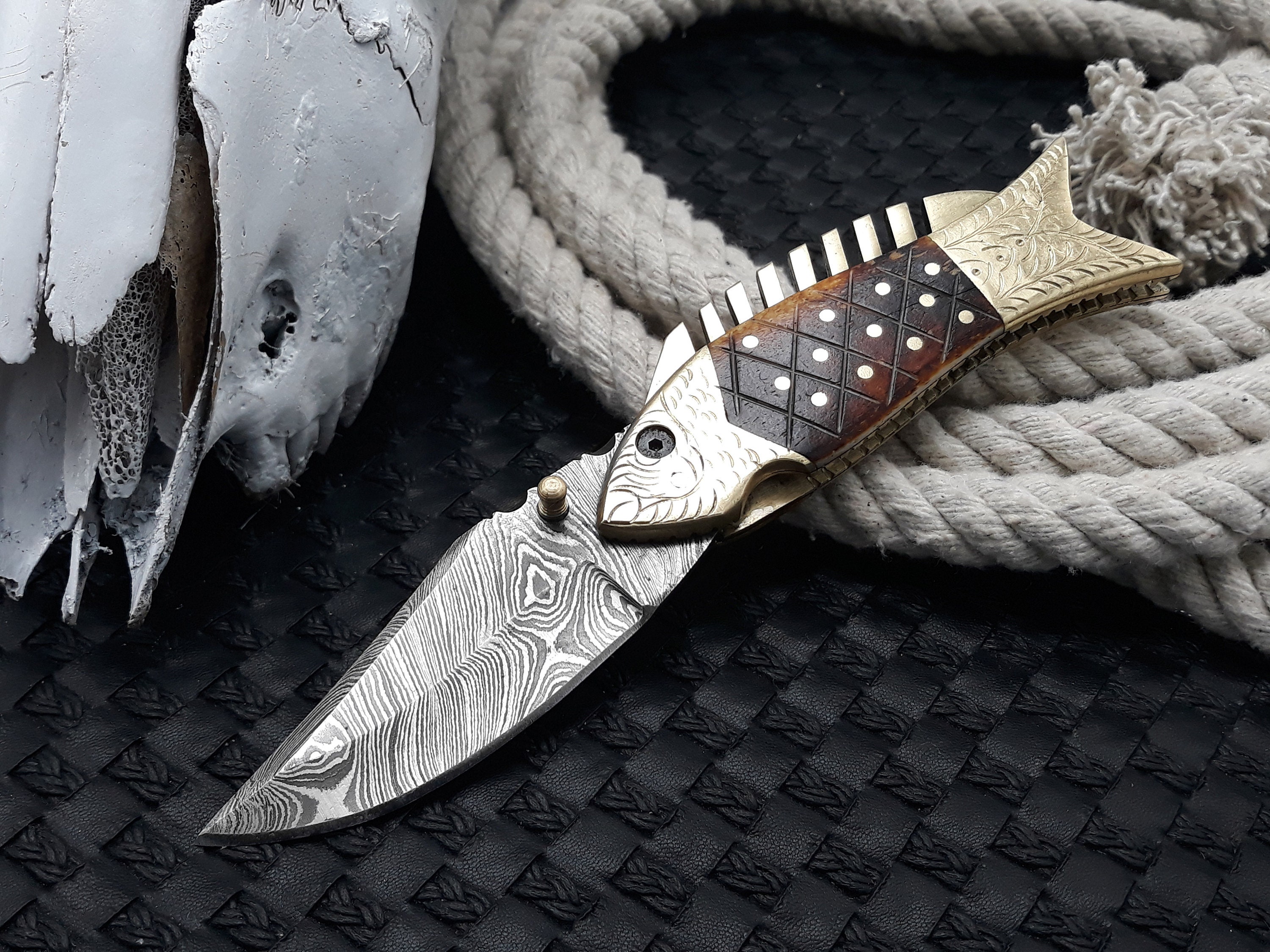 Handmade Damascus Fish Pocket Folding Skinning Knife: Your Ultimate ...