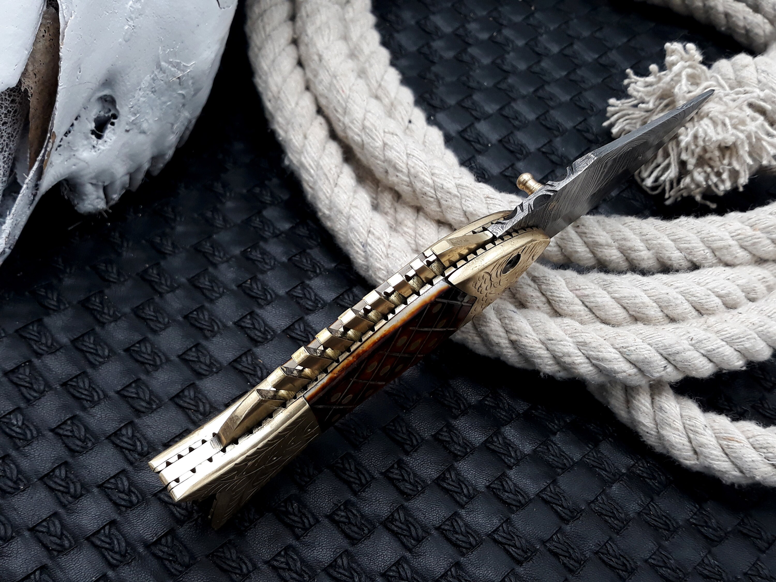 Handmade Damascus Fish Pocket Folding Skinning Knife: Your Ultimate ...