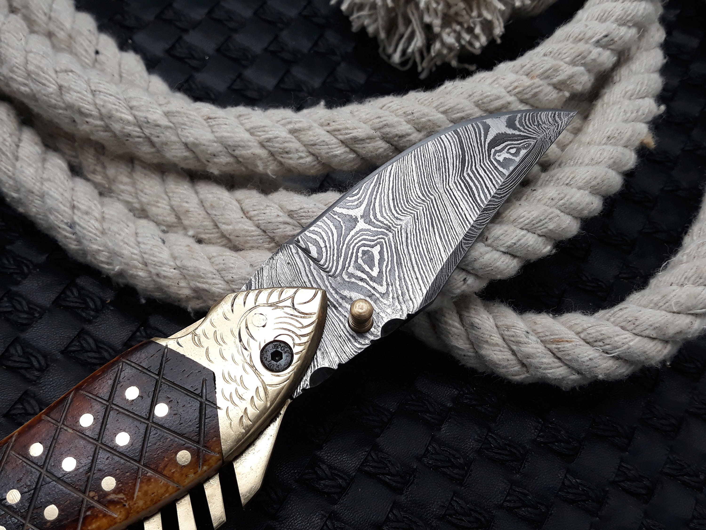 Handmade Damascus Fish Pocket Folding Skinning Knife: Your Ultimate ...