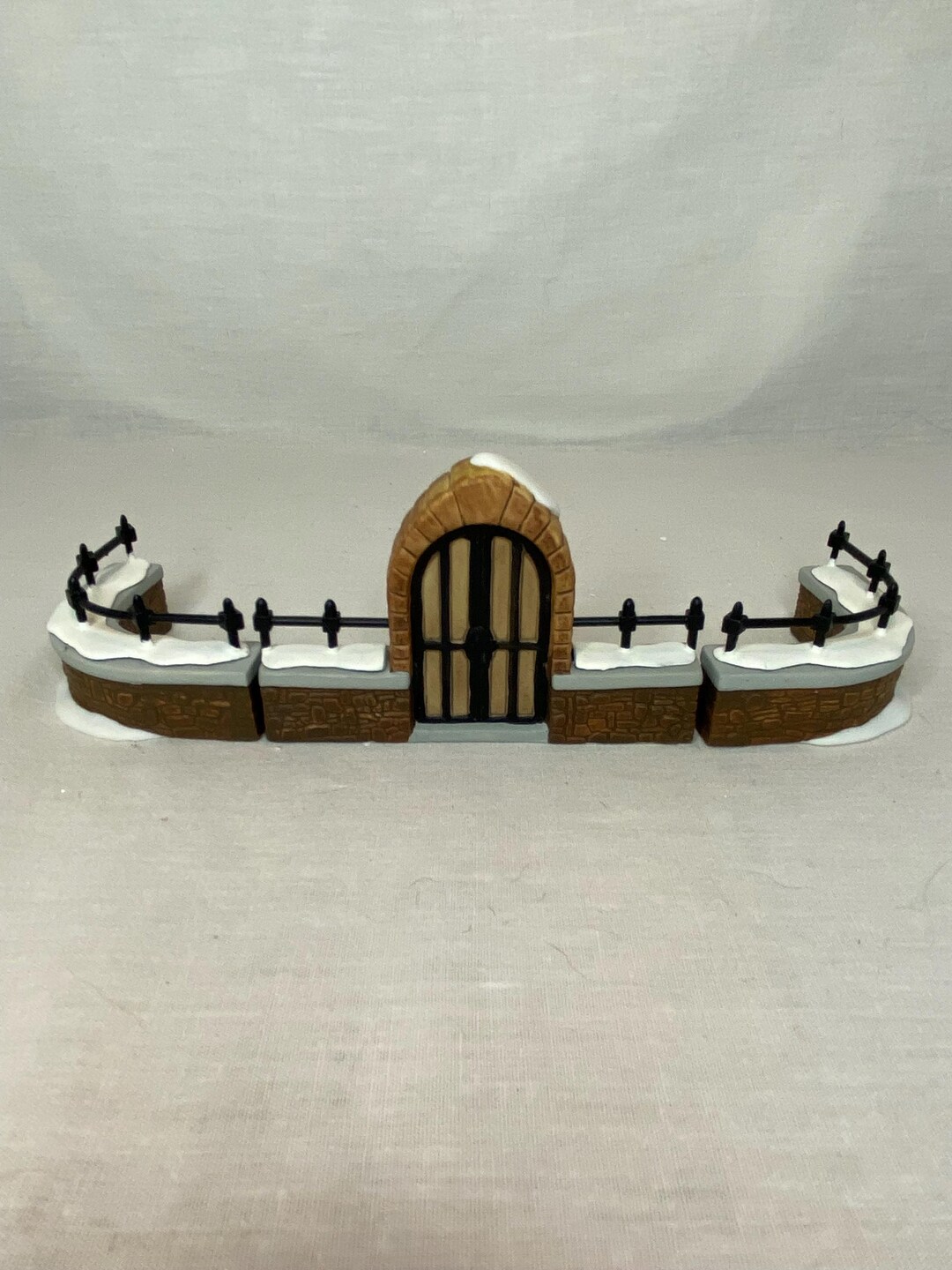 Department 56 - Churchyard Gate and Fence - Set of 3 - Heritage Village ...