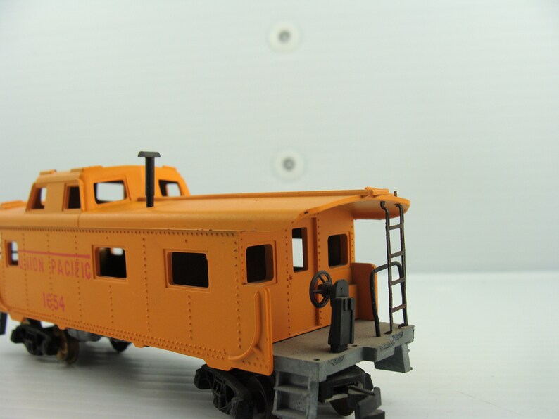 Vintage Ho Scale Union Pacific Caboose Die Cast Chassis - Etsy