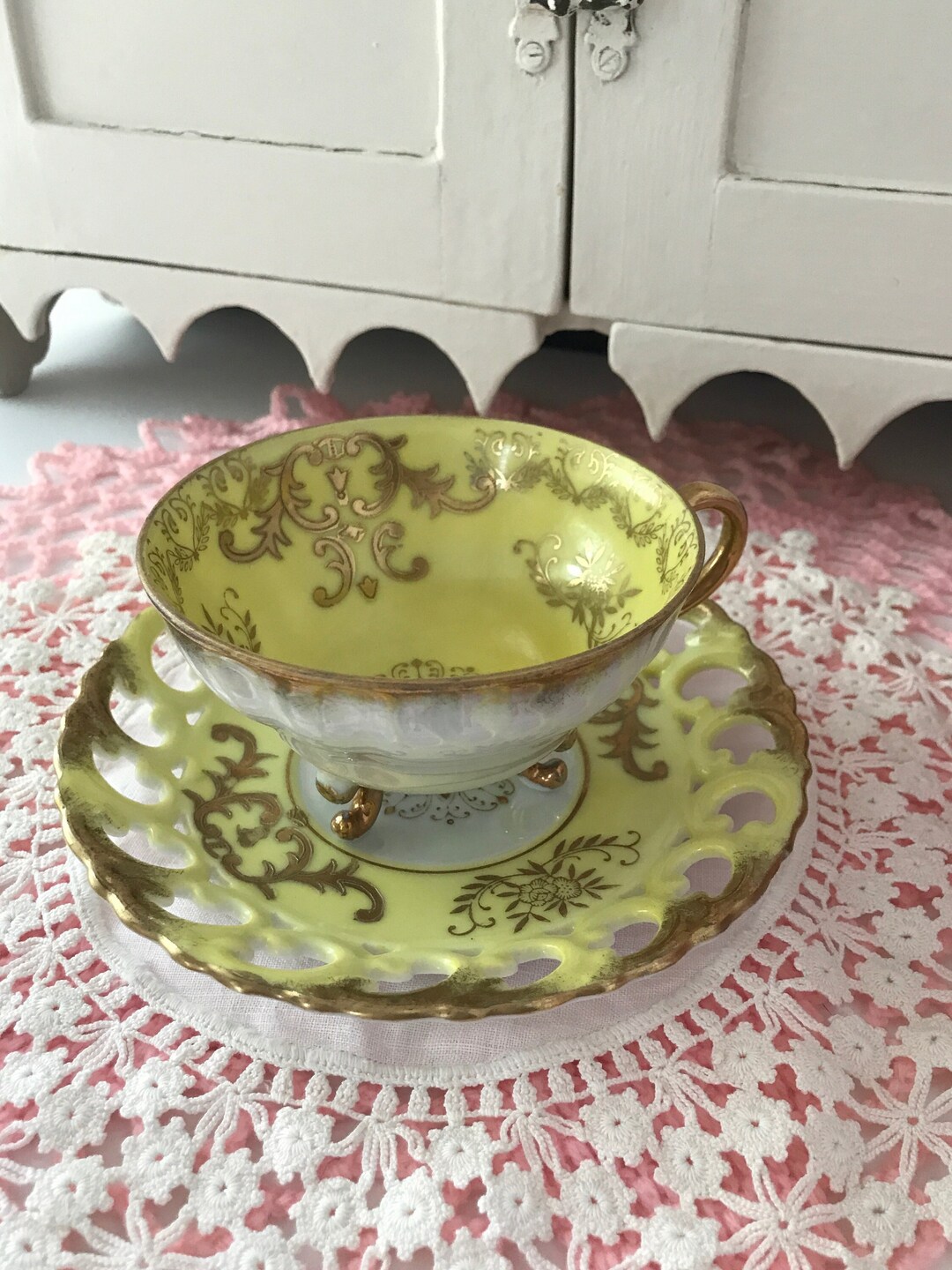 Vintage Japan Royal SEALY Iridescent SUNNY YELLOW Luster Opalescent ...