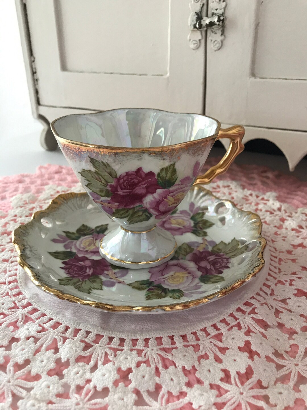 Vintage JAPAN Pretty Pink and Red ROSES Gold Gilt IRIDESCENT Pearl ...