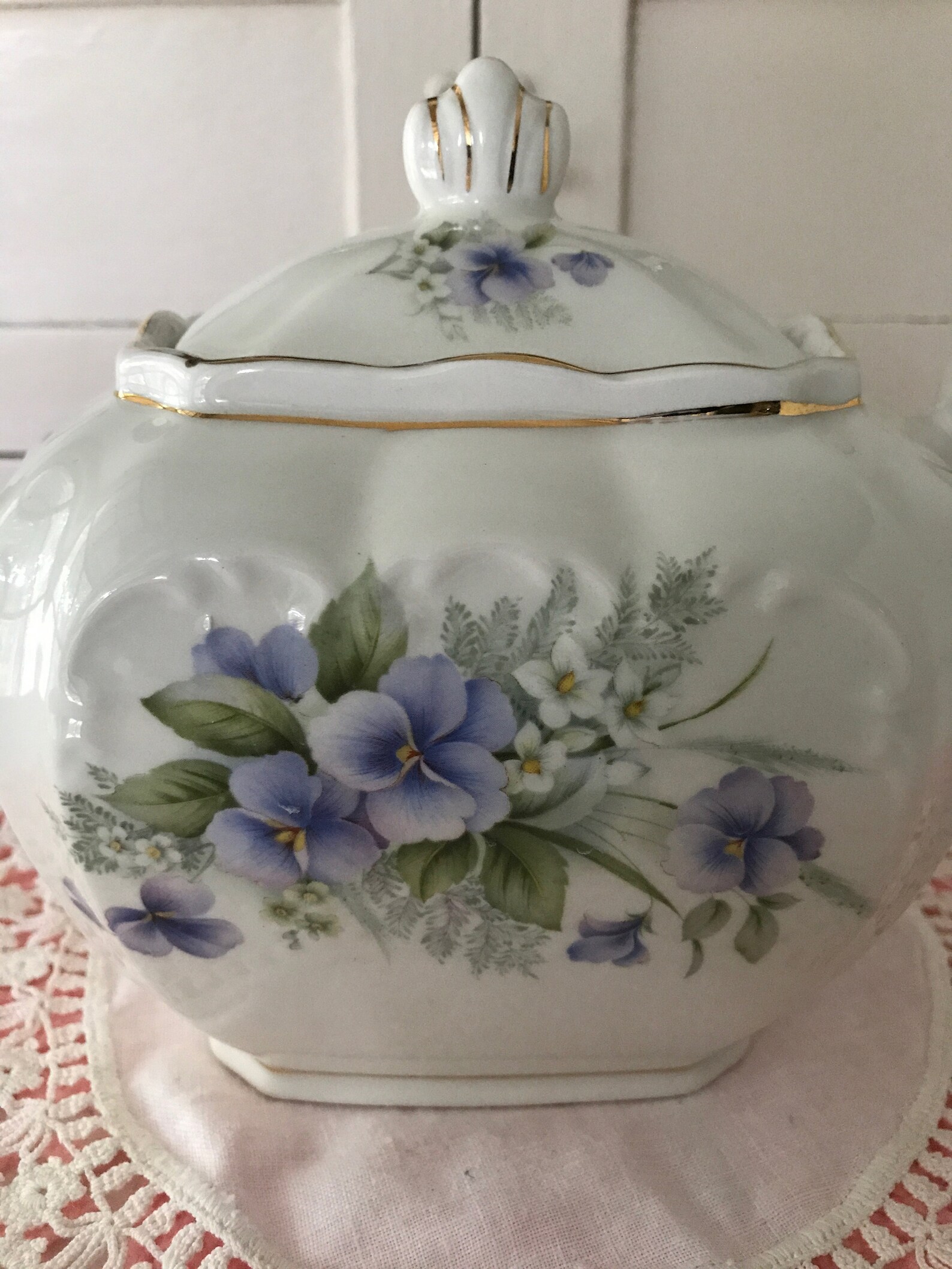 Vintage WINDSOR Cube Teapot BLUE PANSIES Gold Gilt Made in England ...
