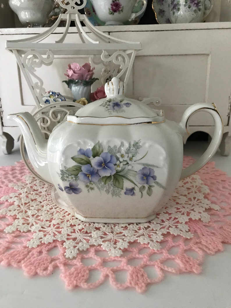 Vintage WINDSOR Cube Teapot BLUE PANSIES Gold Gilt Made in England ...